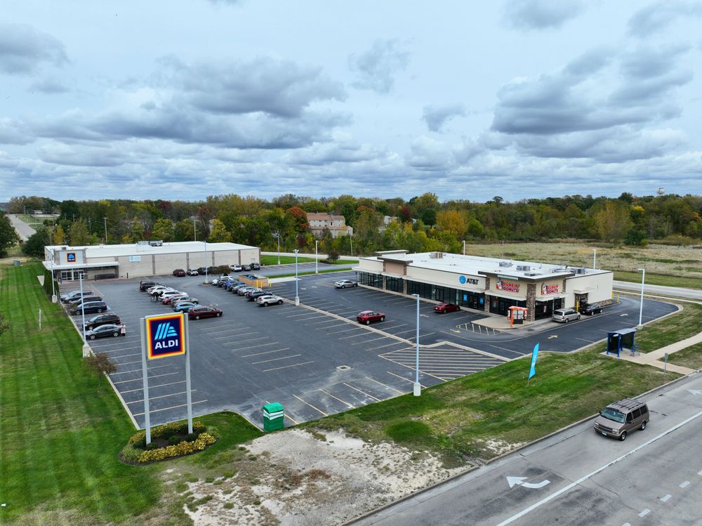 First Midwest Group | Silvis Crossings 1210 18th St Silvis